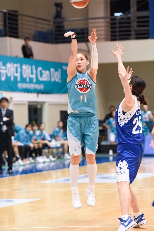 강이슬 23점…여자농구 KEB하나은행, KDB생명 꺾고 4연패 마감 | 연합뉴스