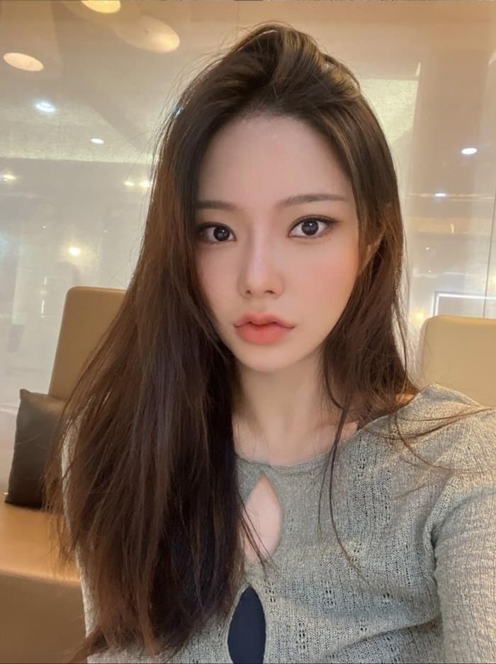 피프티 피프티 키나, '빌보드 어워즈' 참석차 출국 | 연합뉴스