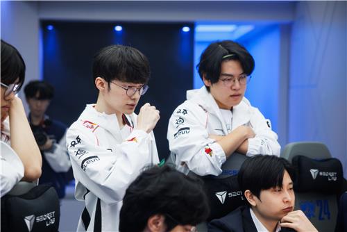 페이커 또다시 빛났다…T1, BLG 꺾고 롤드컵 'V5' 달성(종합) | 연합뉴스