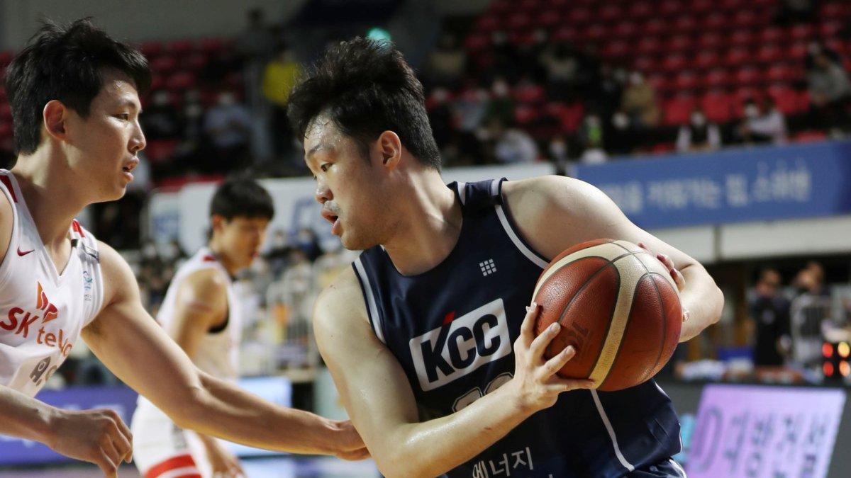 프로농구 KCC, SK 꺾고 4연패 탈출 | 연합뉴스