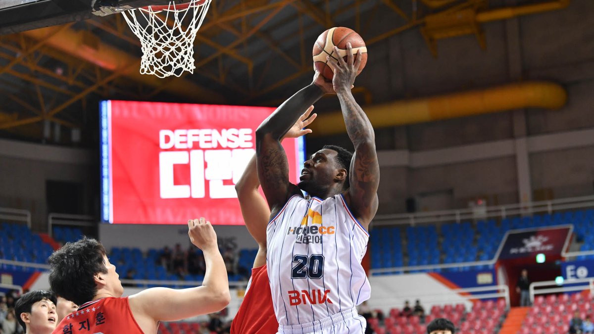 '라건아 31점' KCC, LG 꺾고 6연승 행진 | 연합뉴스