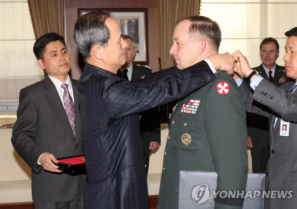 정부, 발코트 미 8군사령관에 훈장 수여 | 연합뉴스
