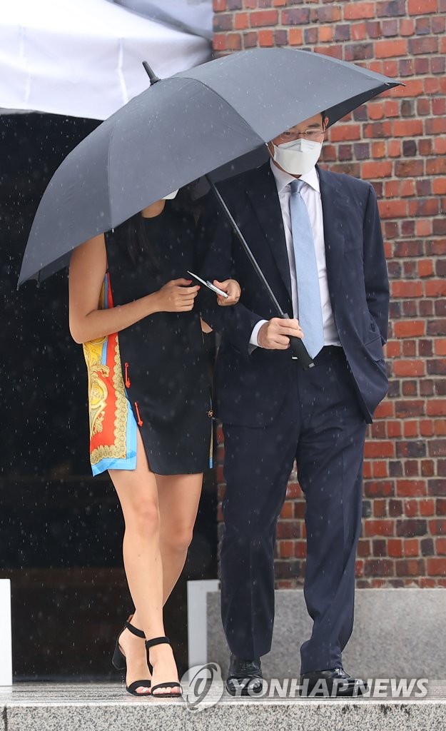 정의선 회장 장녀 결혼식 참석한 이재용 부회장 | 연합뉴스