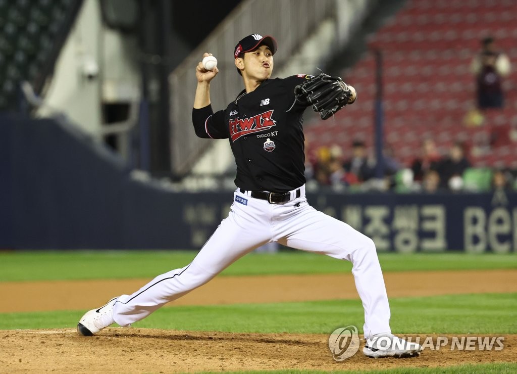 Baseball: LG Twins vs. KT Wiz | Yonhap News Agency