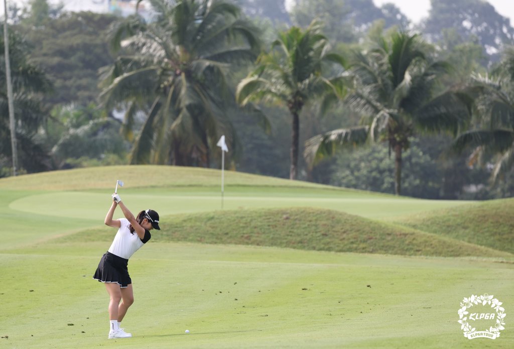 아이언샷 하는 김민별 | 연합뉴스