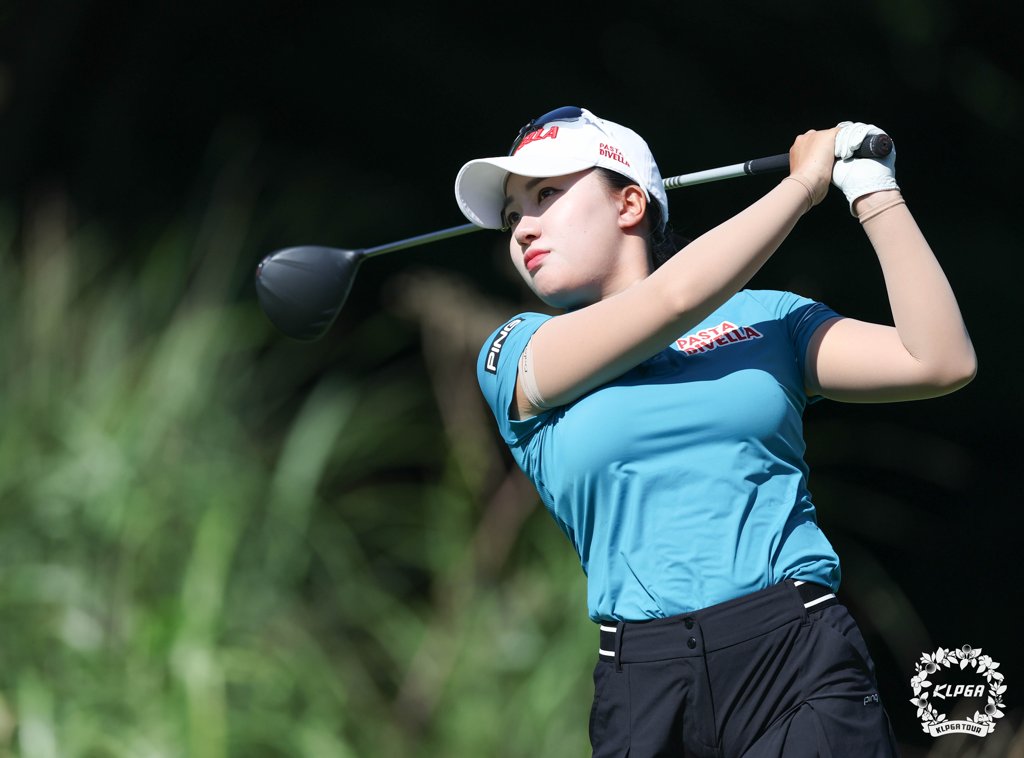 티샷하는 김가영 | 연합뉴스