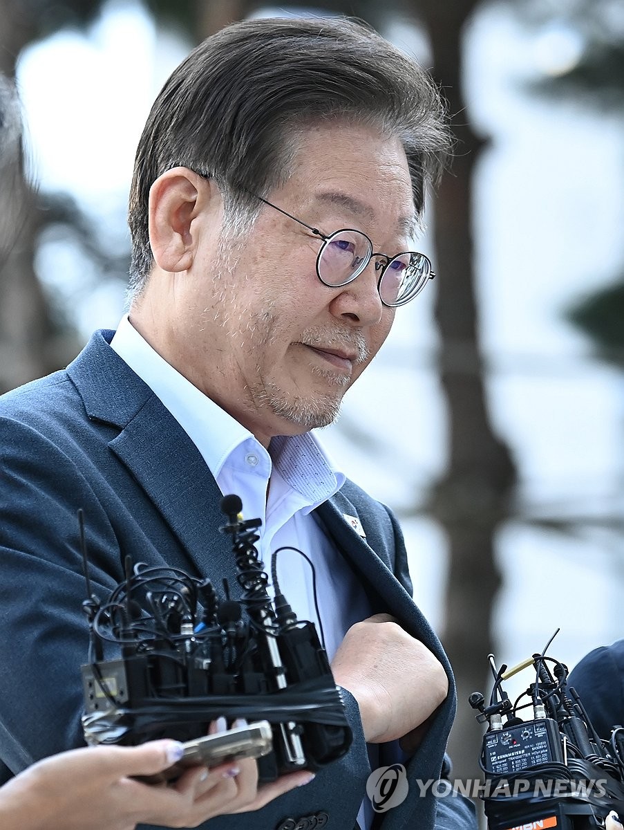 대북송금 의혹 수원지검 도착한 이재명 대표 연합뉴스