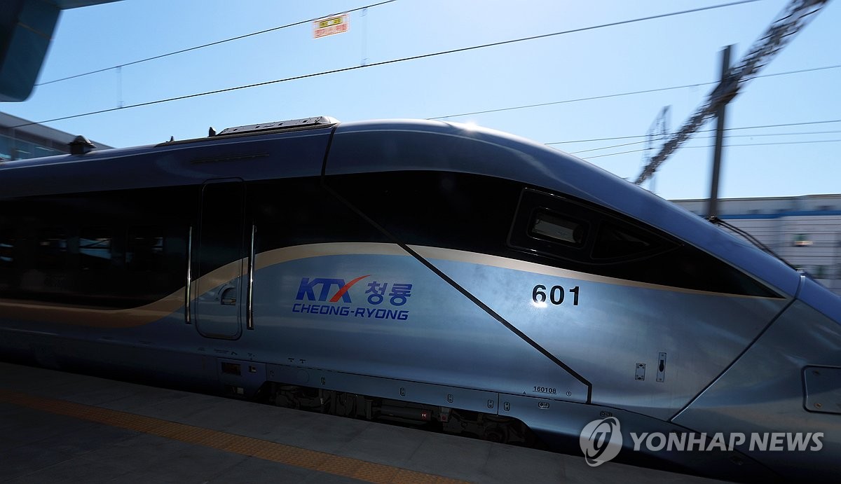 부산~서울 2시간17분 주파…3세대 고속열차 KTX-청룡 운행 시작 | 연합뉴스