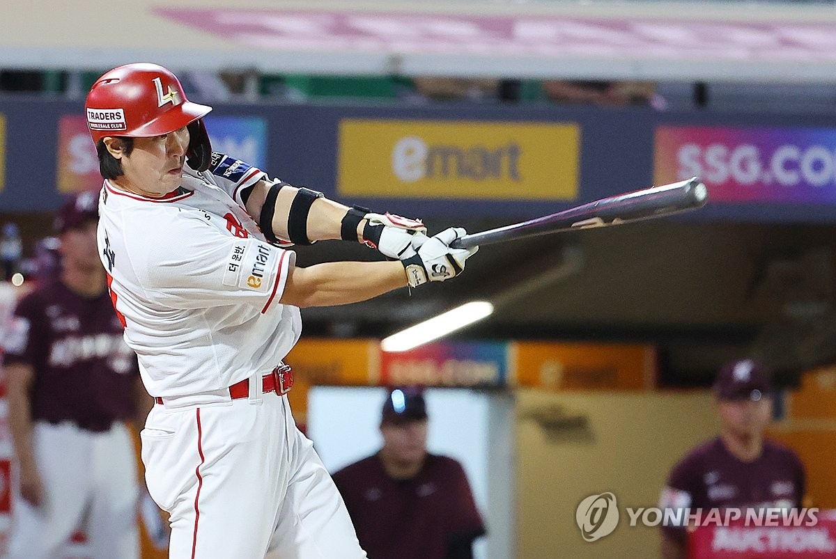 최정, FA 신청…SSG "긍정적 대화·6일 만나 계약 확정 목표"